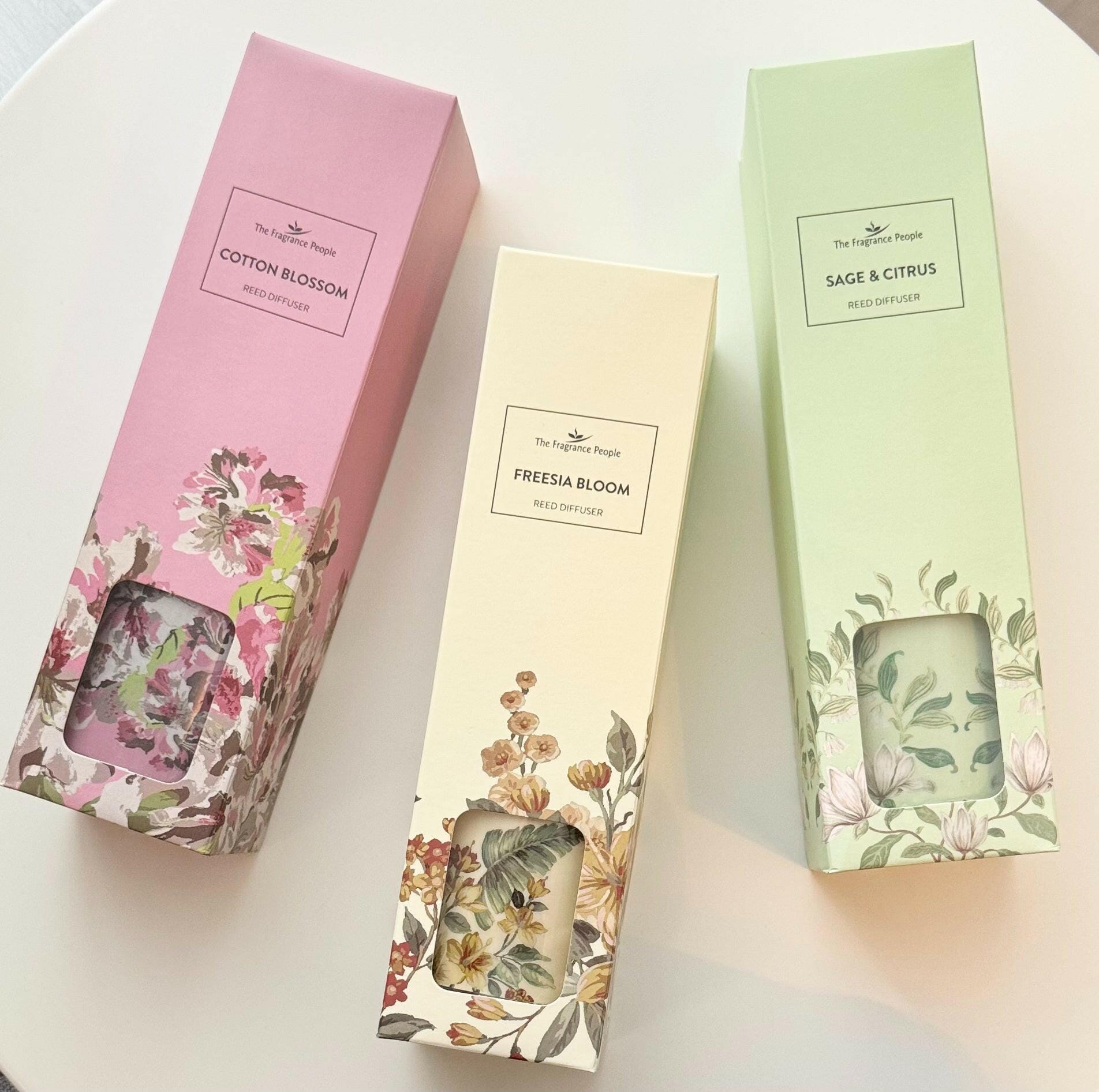 Glass Reed Diffuser with Floral Design in Gift Box - 110ml – The Sweet ...